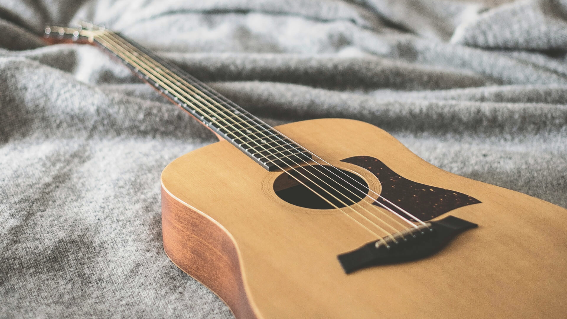 Akkord D# auf der Gitarre: Aufbau, Noten und Theorie